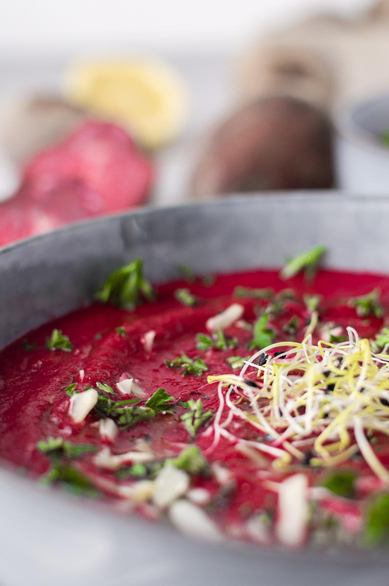 Comment Préparer Un Velouté De Betteraves Aux Herbes